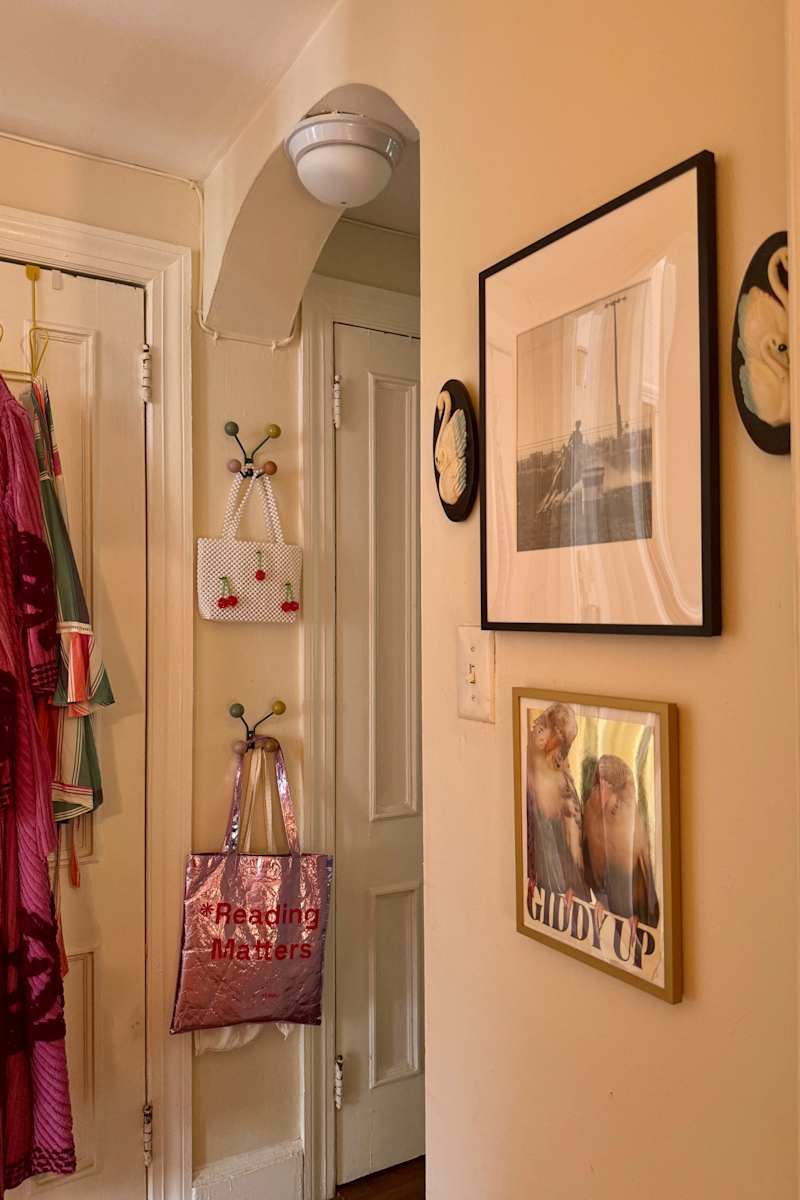 This Beautifully Busy Brooklyn Apartment Proves Maximalism Can Still ...