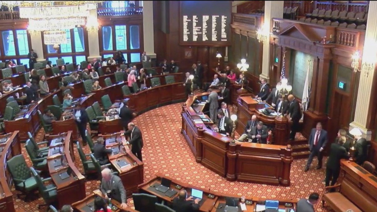 Illinois lawmakers return to Springfield, discuss tributes to Charlie ...