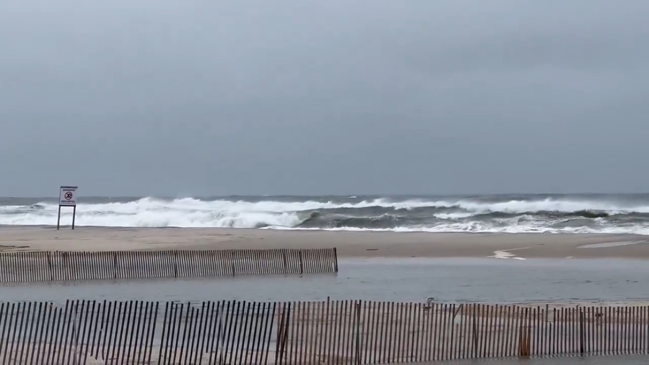 Intense wind and waves batter Jones Beach amid nor’easter storm in ...