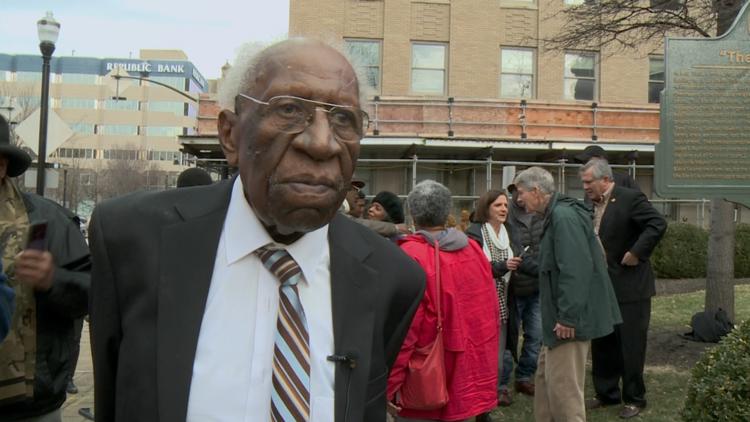Louisville housing advocate, 'Black Six' member Manfred Reid Sr. dies at 89