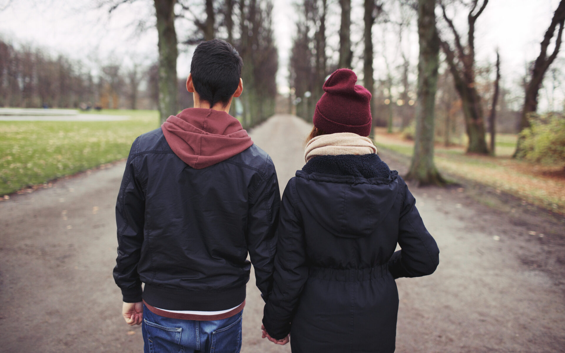 17-Year-Old Couple Pressured to Break Up After Their Parents Start ...
