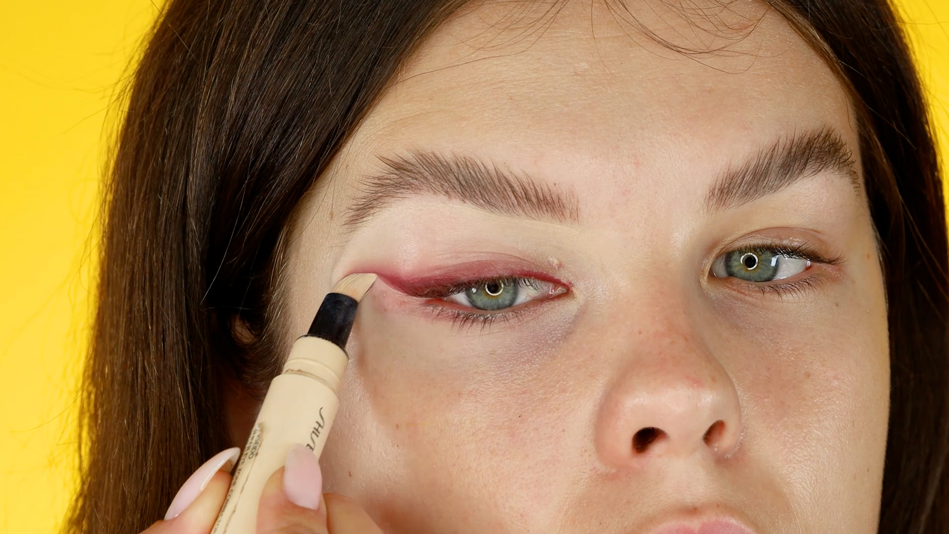 Create Simple, Trendy Eye Makeup