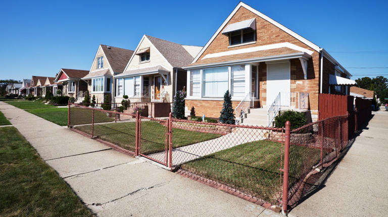 How To Paint A Chain Link Fence To Add Curb Appeal