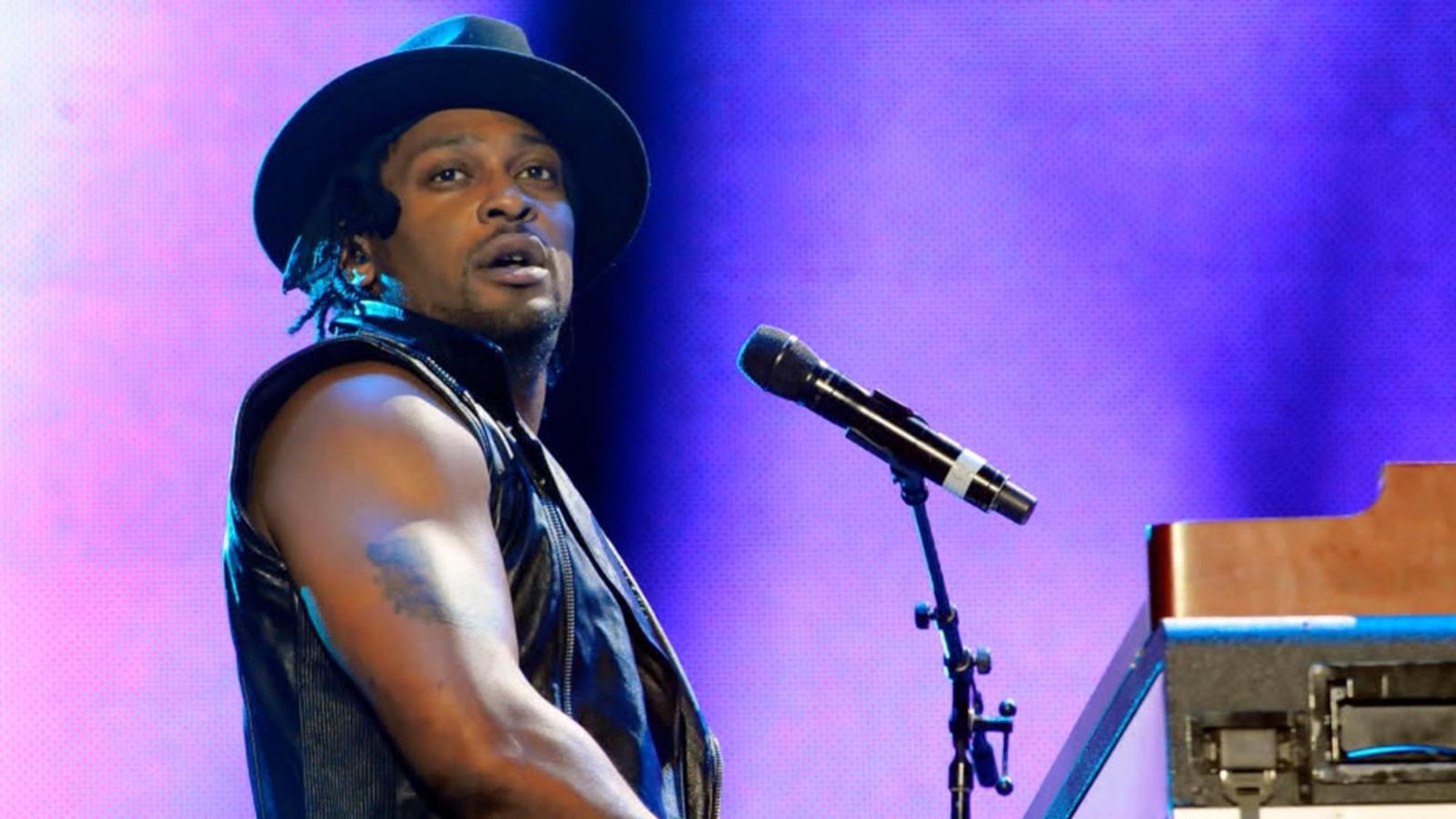 D'Angelo, Grammy-winning R&B artist, dead at 51 after battle with ...