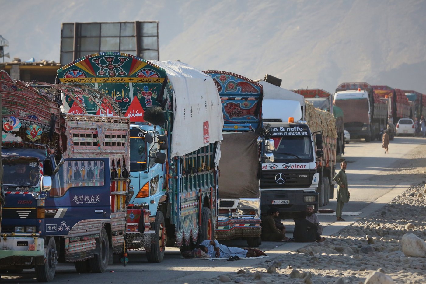 Pakistan partially reopens Torkham border crossing to allow Afghan ...