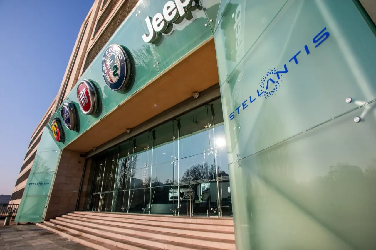 Stellantis Stock Gains 5% After-Hours On Record $13B Investment in ...
