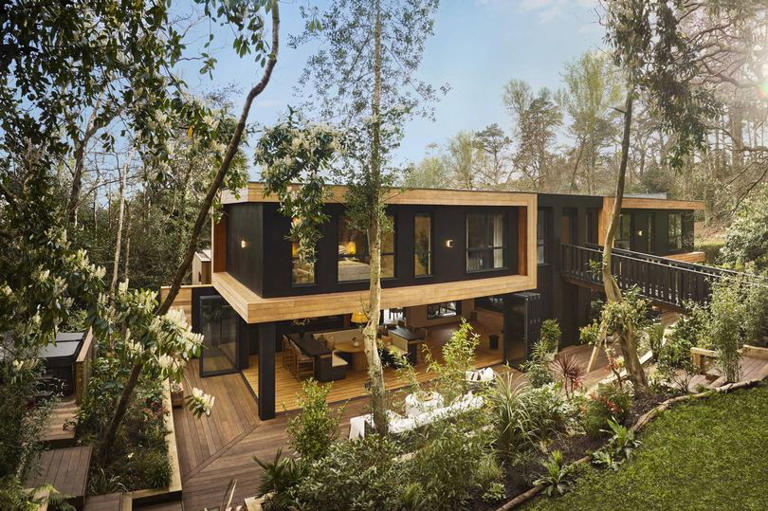 Omaze winner sells mansion for £1m below value as it takes whole day to ...