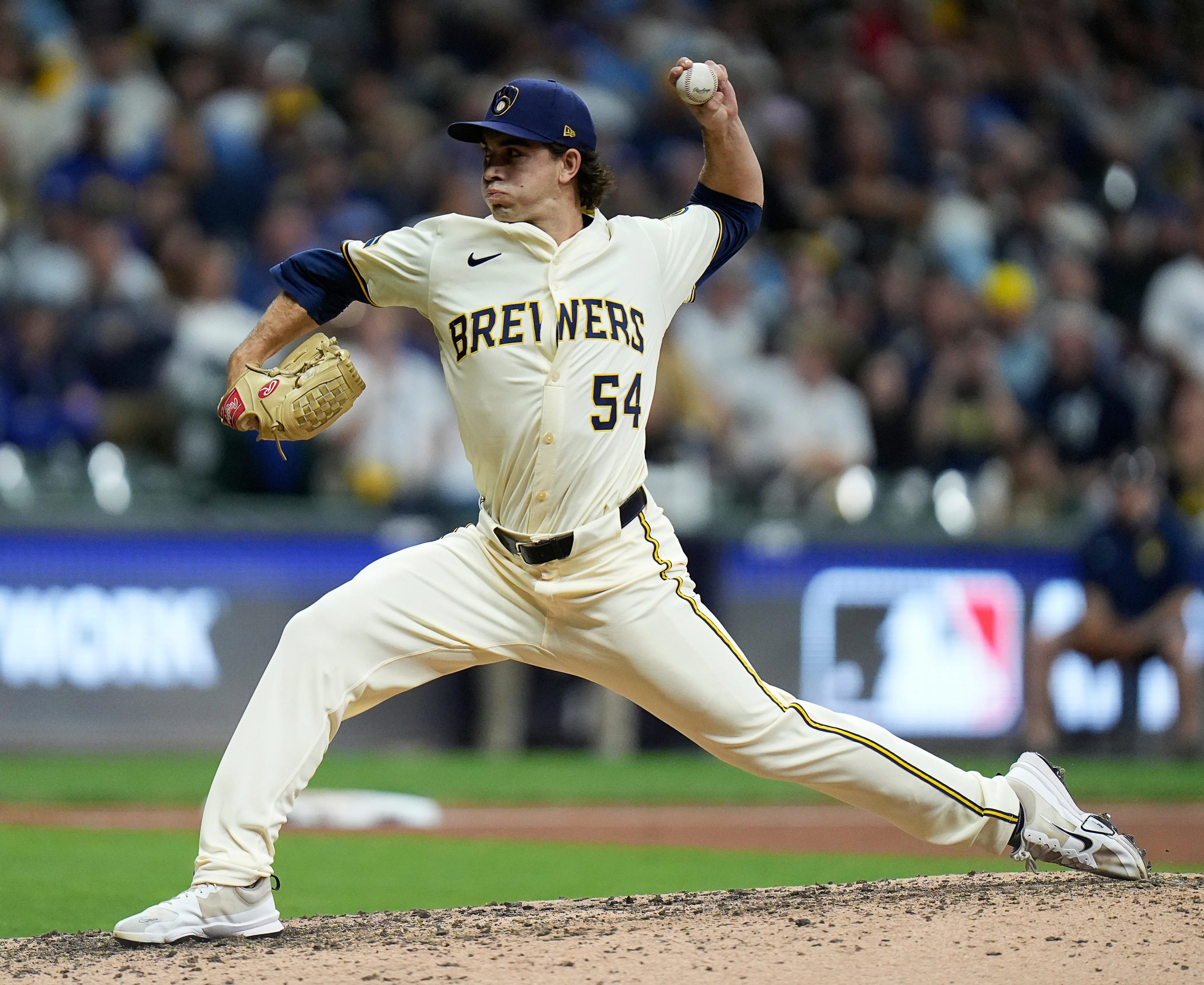 Dodgers 4, Brewers 3: Robert Gasser loses early three-run lead