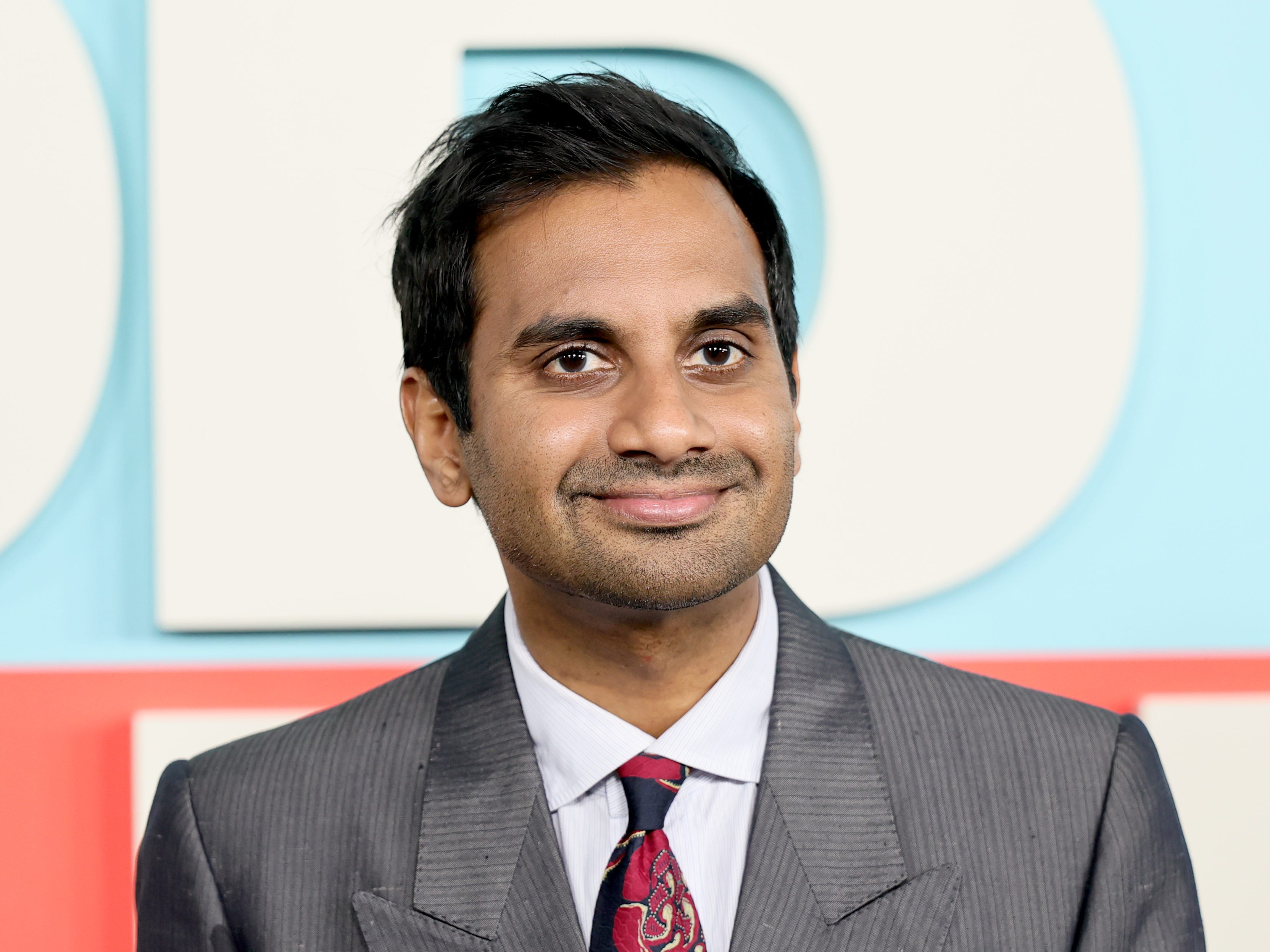 Aziz Ansari explains why he doesn't use a smartphone or email — and why he's skeptical of ChatGPT