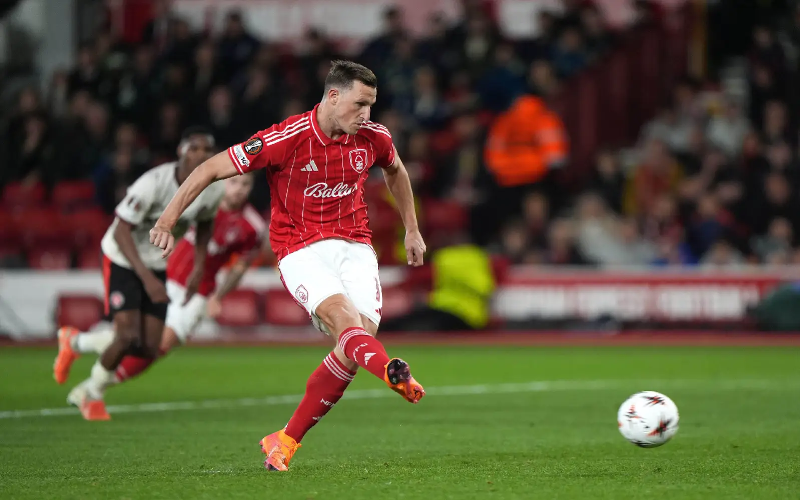 New Zealand skipper Wood to return to Forest with knee query