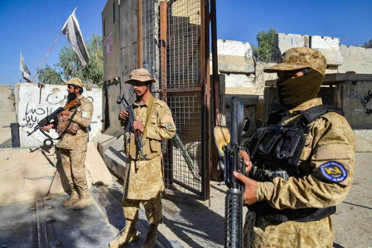 Taliban melder om mindst 12 dræbte civile i pakistanske angreb