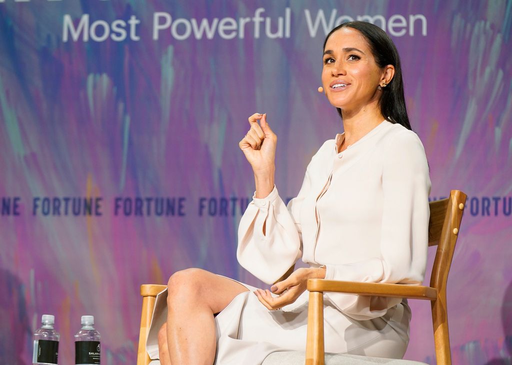 Meghan Markle, elegante y cañera en Washington con una nueva falda de ...