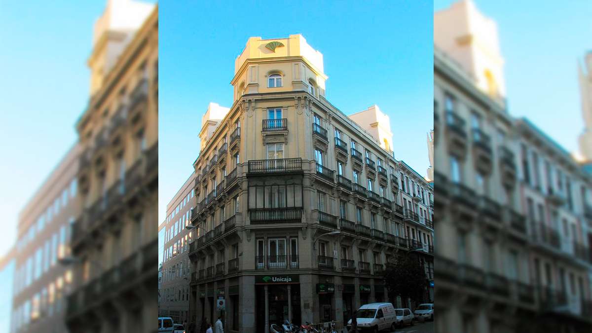 Unicaja se plantea la venta millonaria de la histórica sede de Caja ...
