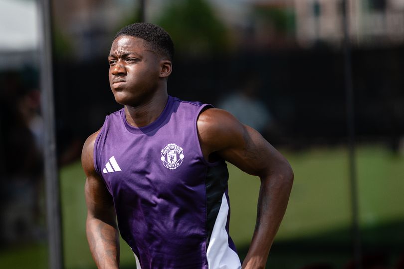Man United handed drastic Bruno Fernandes change as Kobbie Mainoo role ...