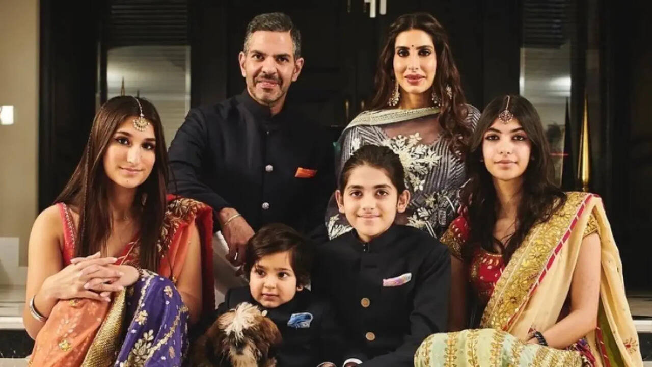 Priya Sachdev Remembers Husband Sunjay Kapur On Birth Anniversary Amid ...