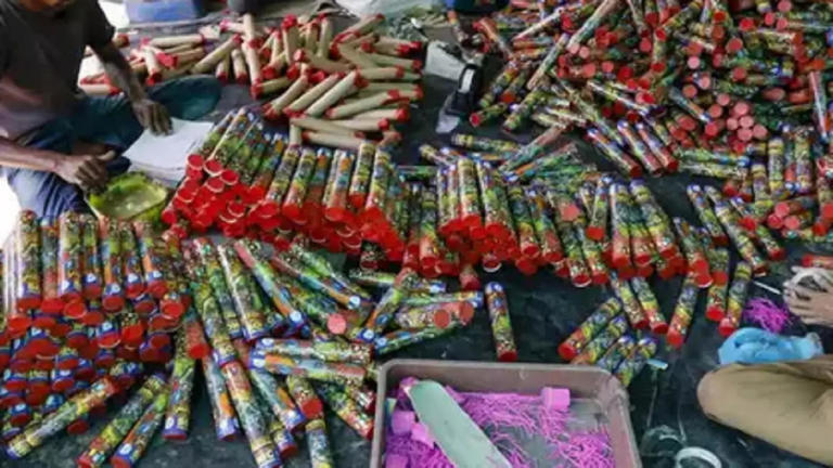 Supreme Court allows limited sale and bursting of green firecrackers in ...