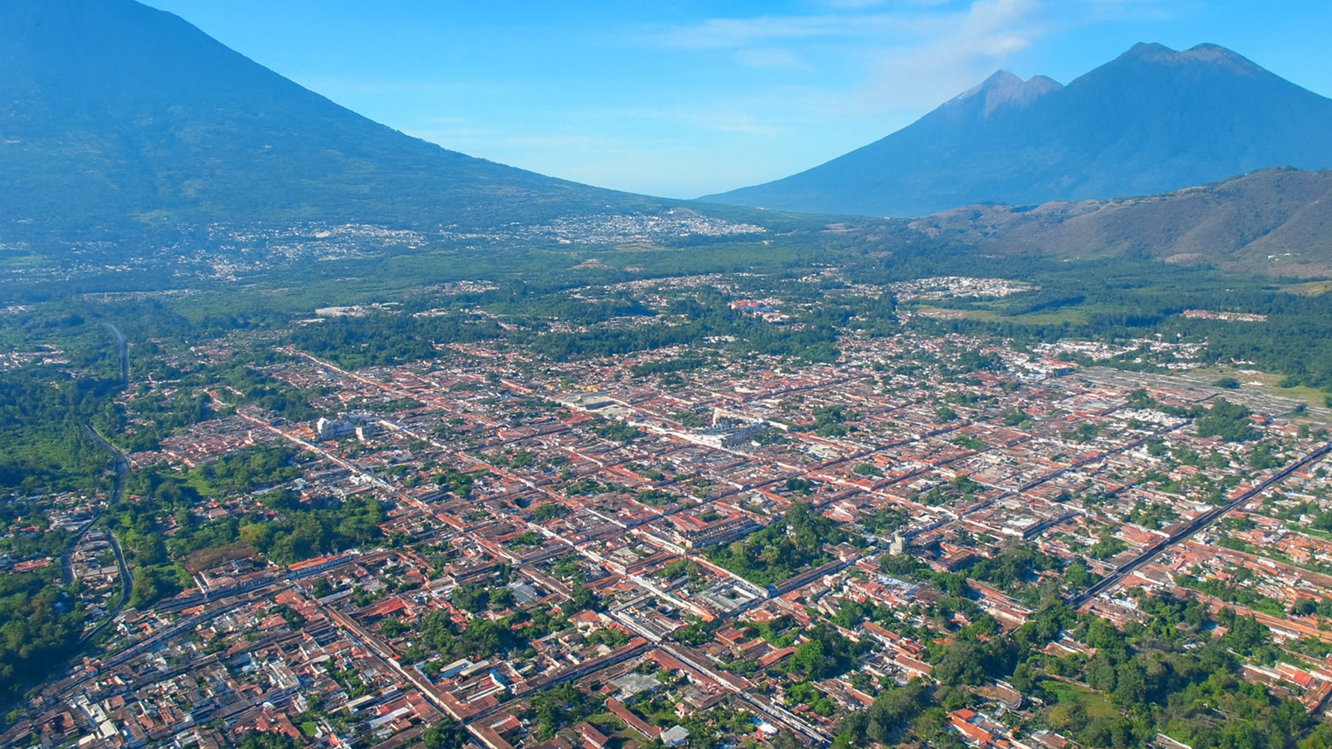 Guatemala – Antica città tra vulcani ripresa in 4K