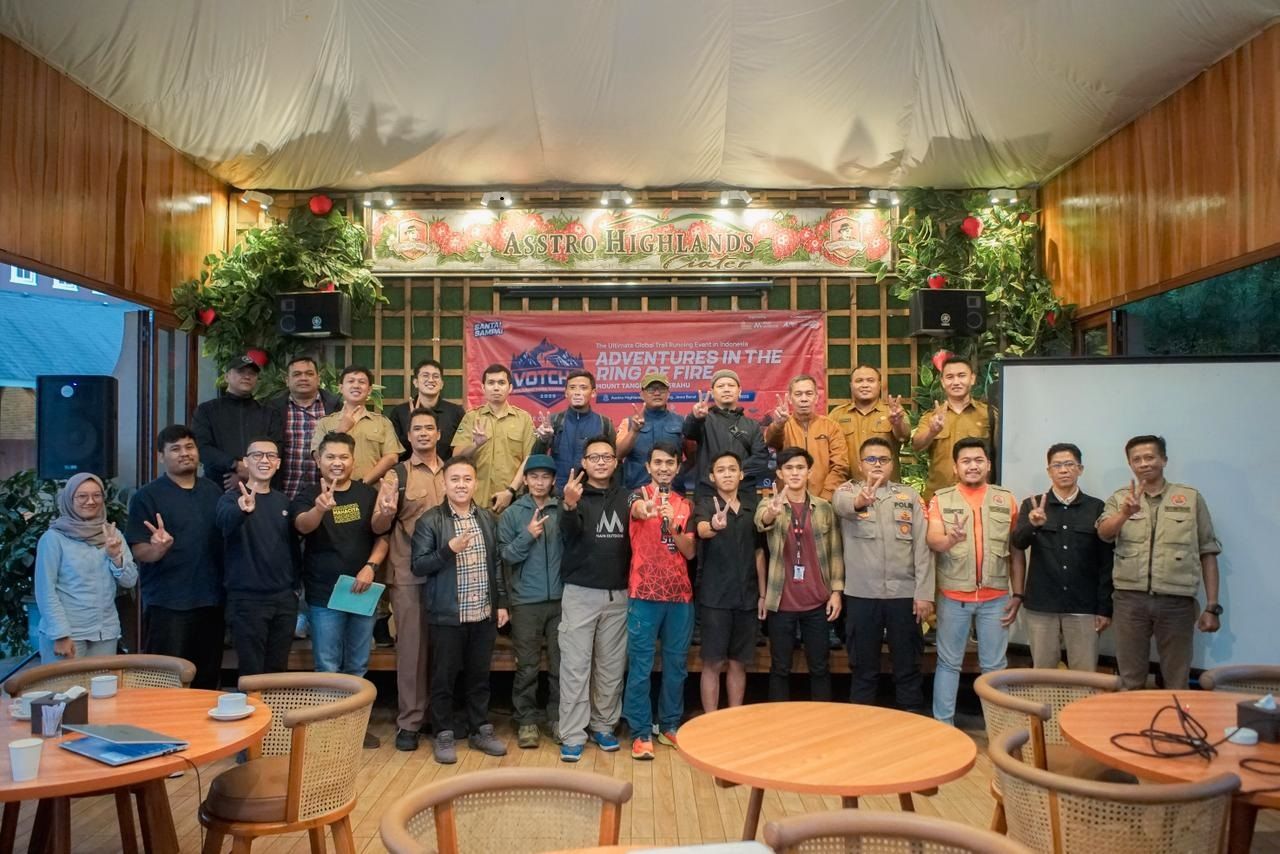 Lari dan Eksplorasi di Jantung Gugusan Gunung Berapi Indonesia, Votcha ...