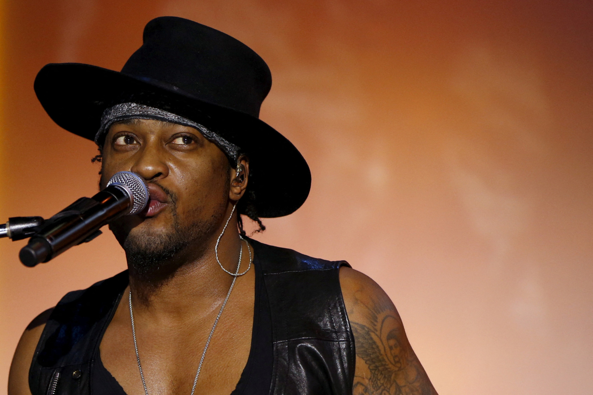 Grammy-winning R&B icon D’Angelo dies at 51