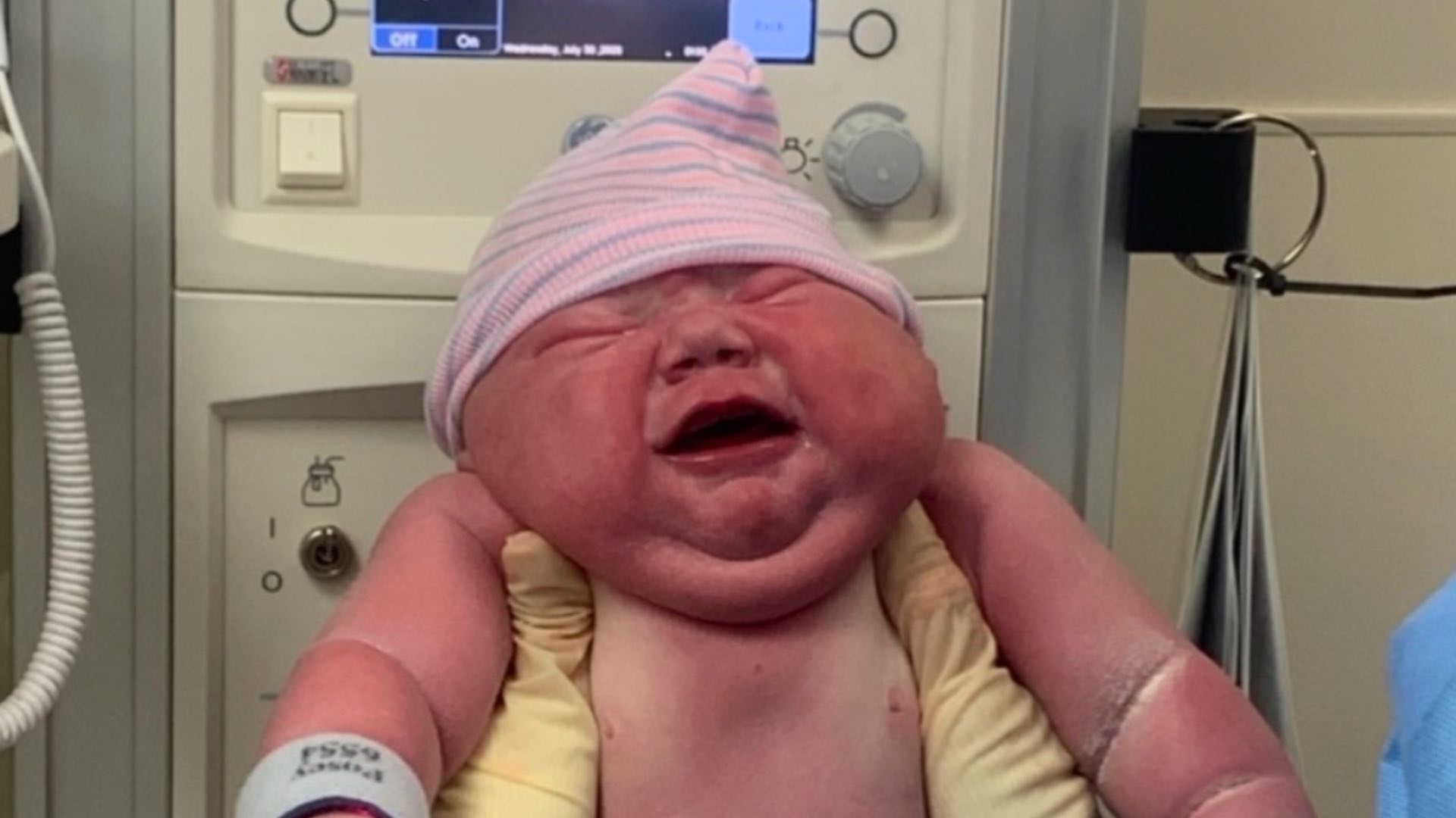 6 Kilo bei der Geburt: Dieses Baby wird in wenigen Stunden zum globalen ...