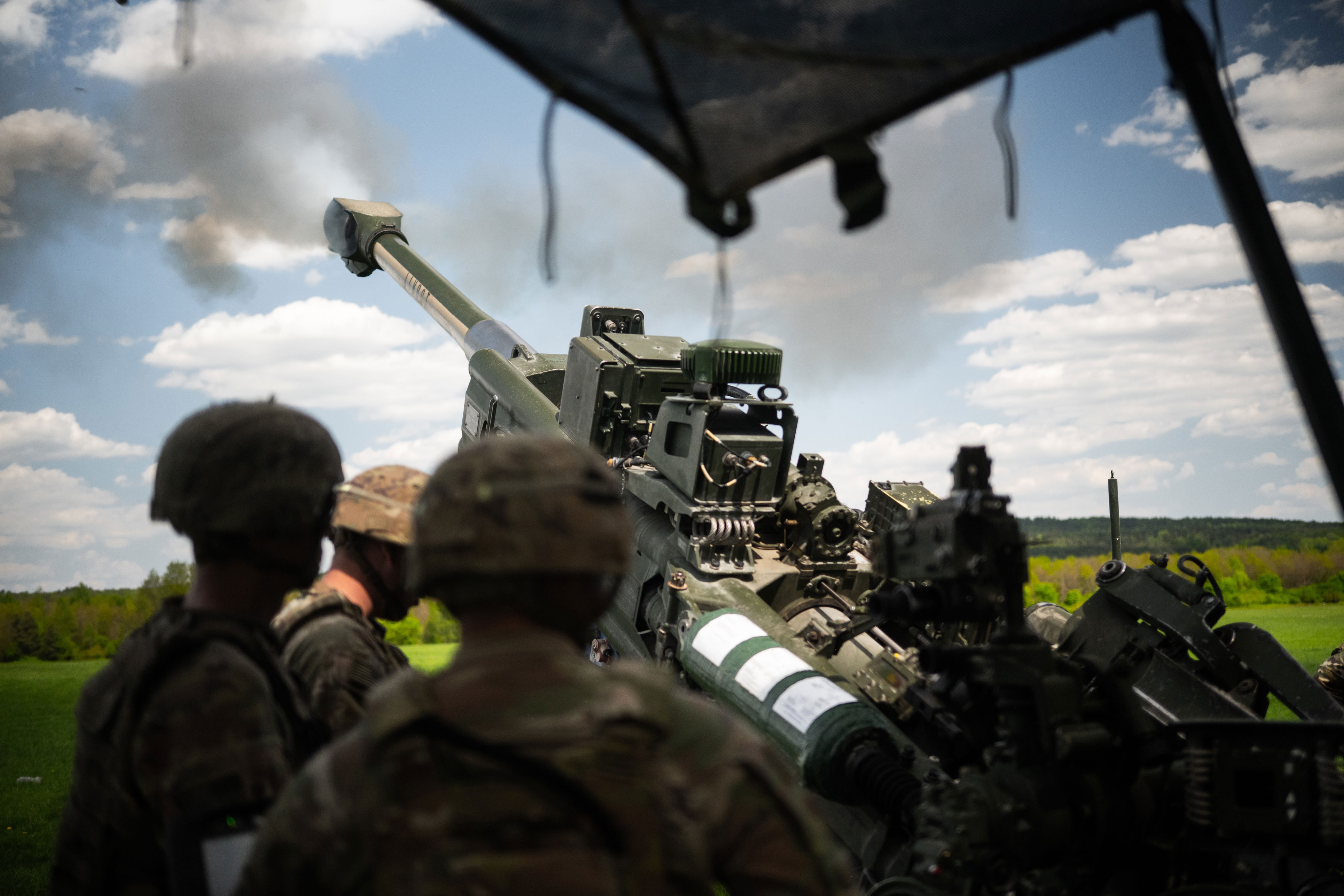 The Army must procure a mobile howitzer for Stryker brigades