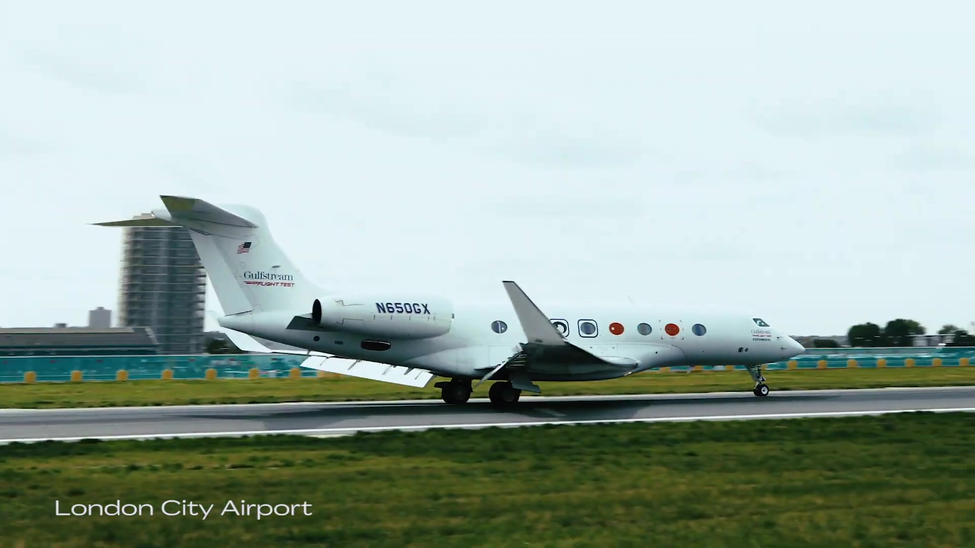 G650 Family Performs Steep Approach