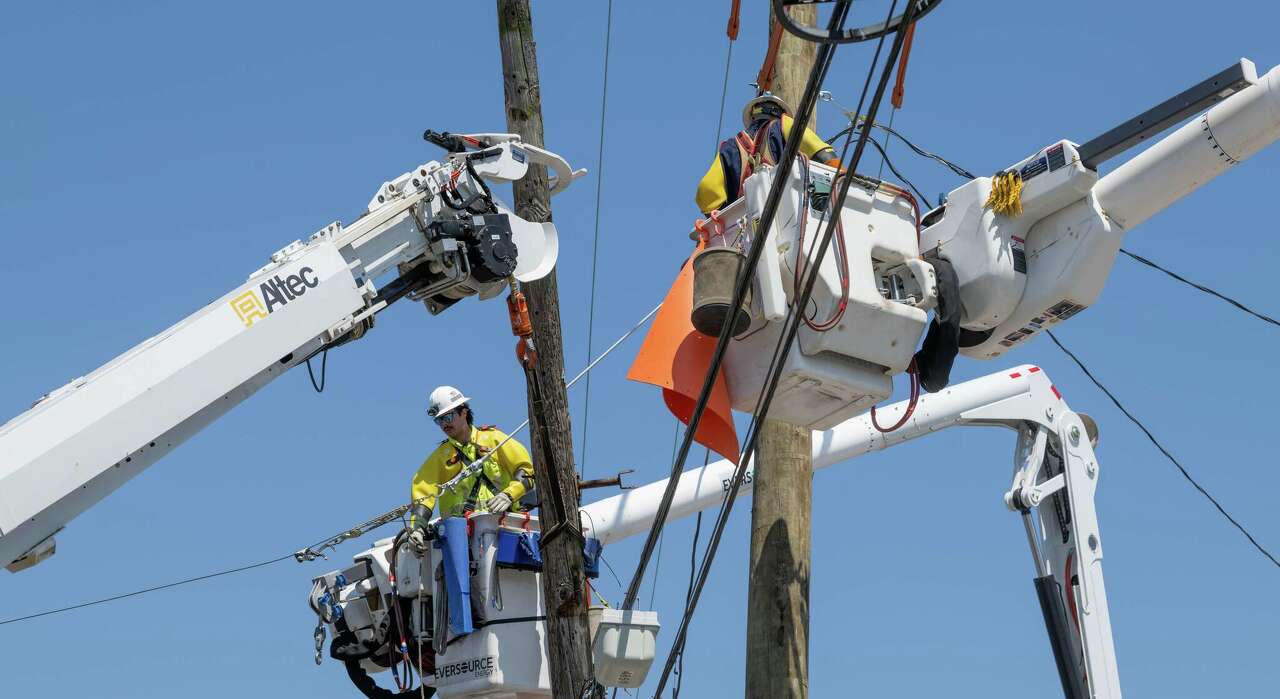 More than 1,000 CT power outages reported Thursday amid stormy conditions