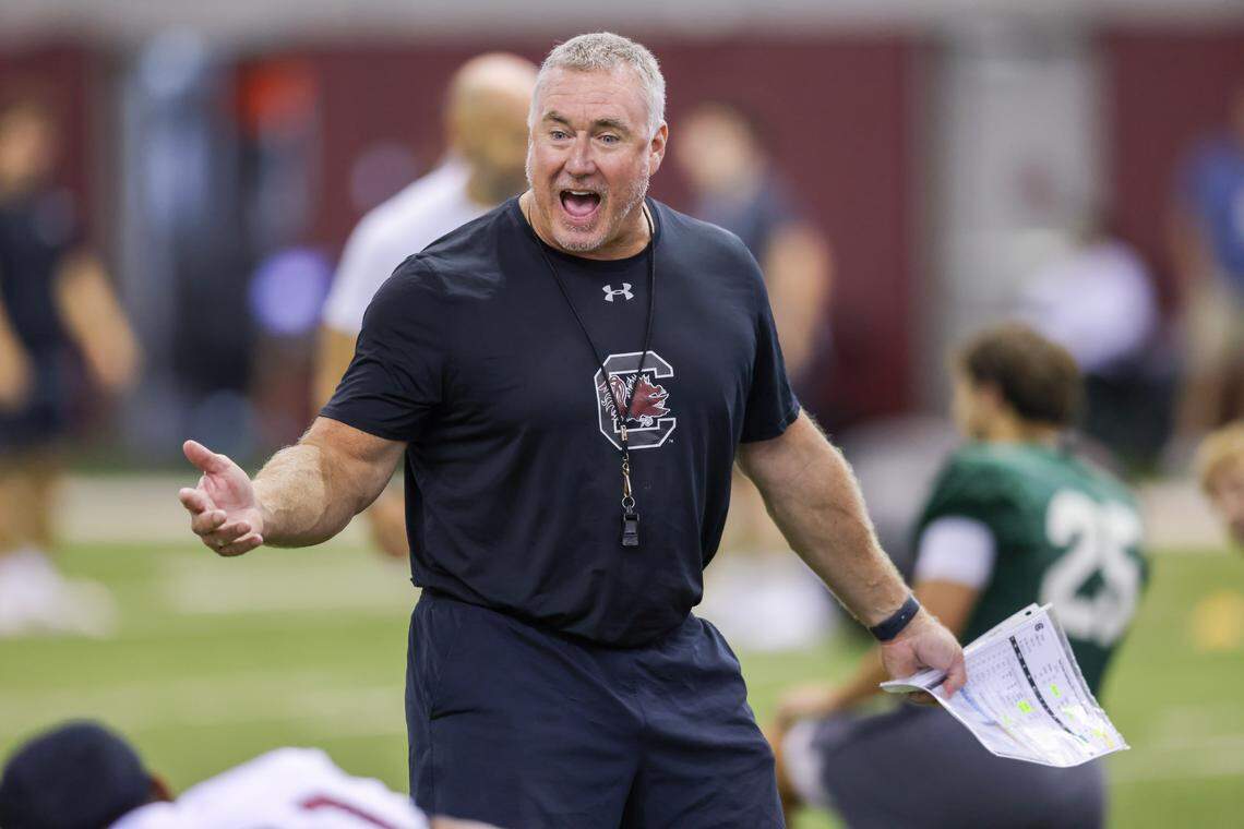 Can Shawn Elliott fix the South Carolina offensive line's biggest concern?
