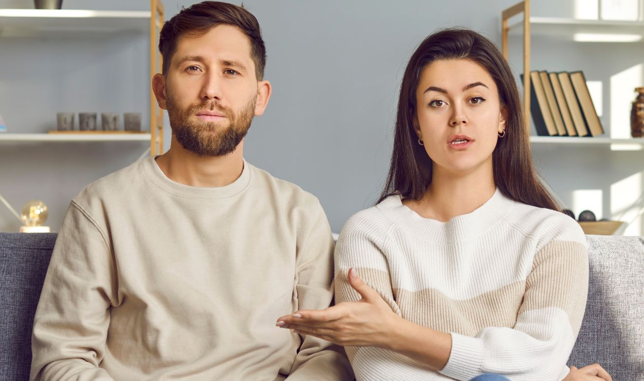 Experts Say It's A Sign A Man Is Cheating If He Starts Spending Money ...