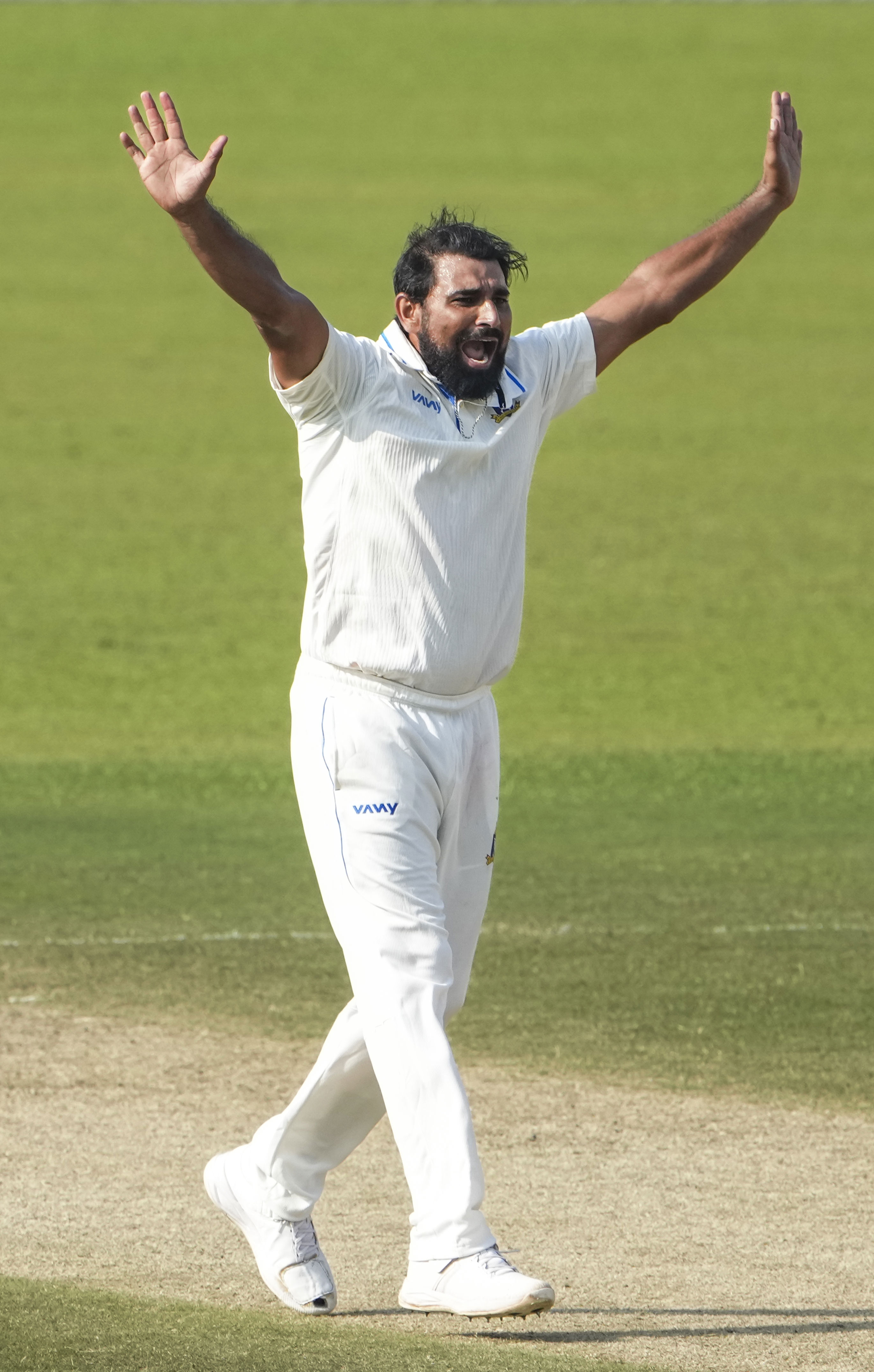 Shami strikes late after forgettable start; Bengal bowl out Uttarakhand ...