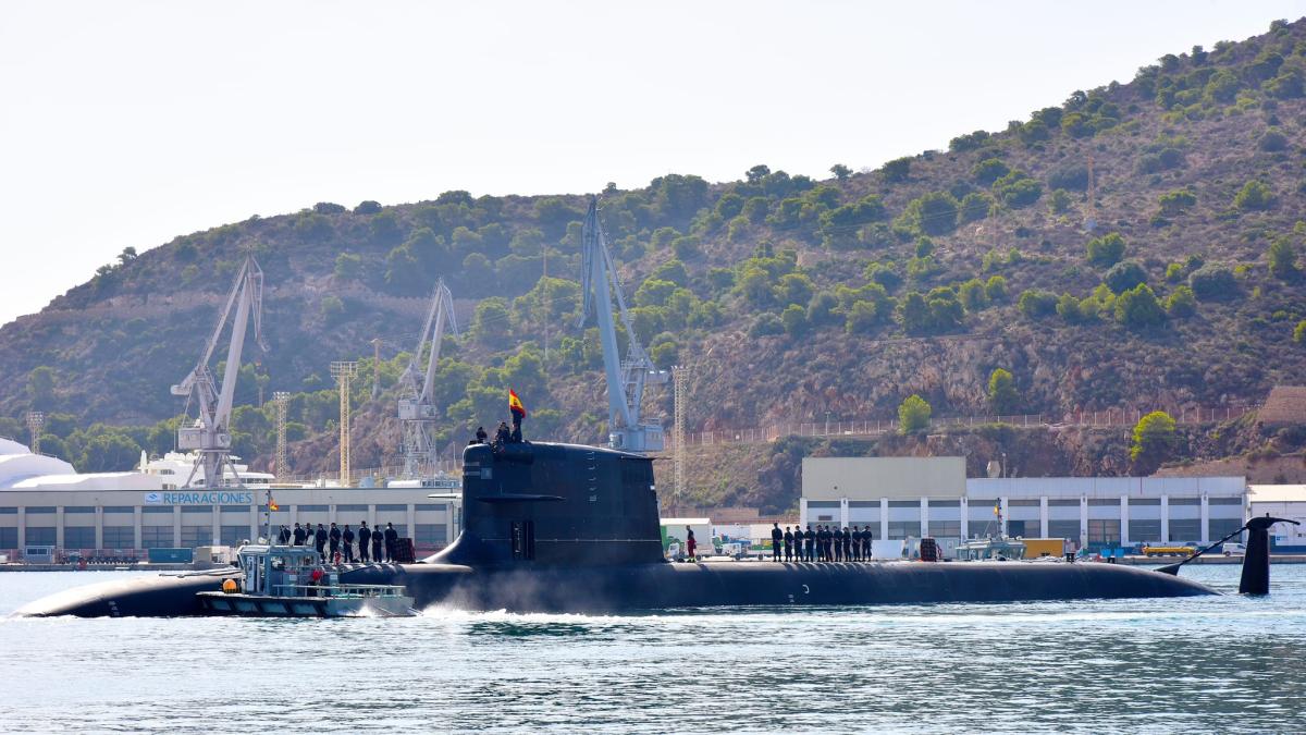 El submarino S-81 se despliega en el Mediterráneo con 55 militares ...