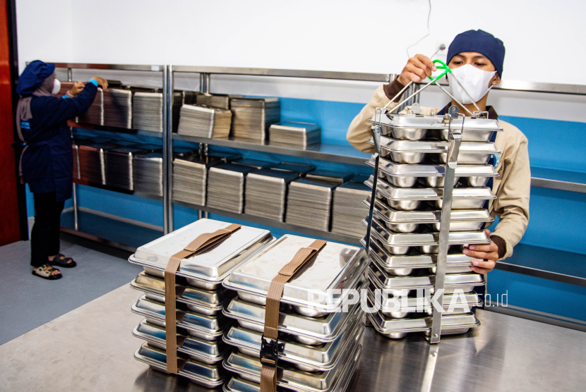 Presiden Minta Ada Dua Jenis Lauk Setiap Hari, BGN: Rp 10 Ribu Itu ...