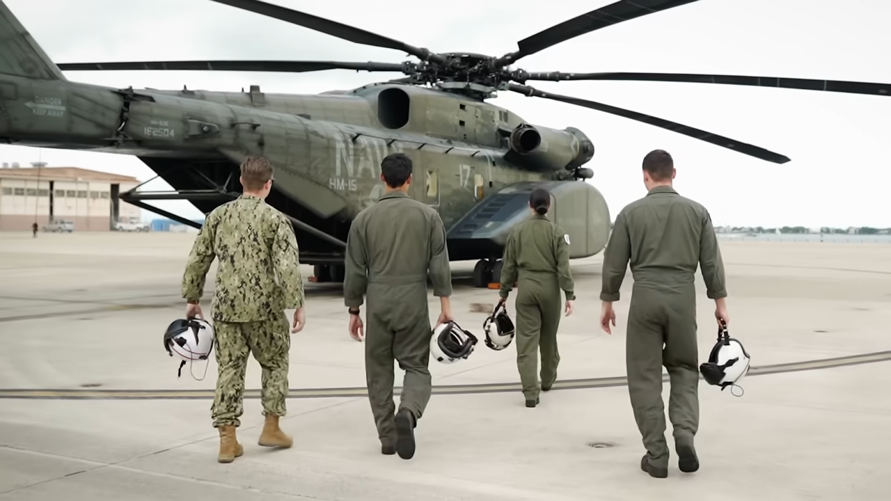 How the U.S. Navy’s Largest Helicopter Rules the Sky