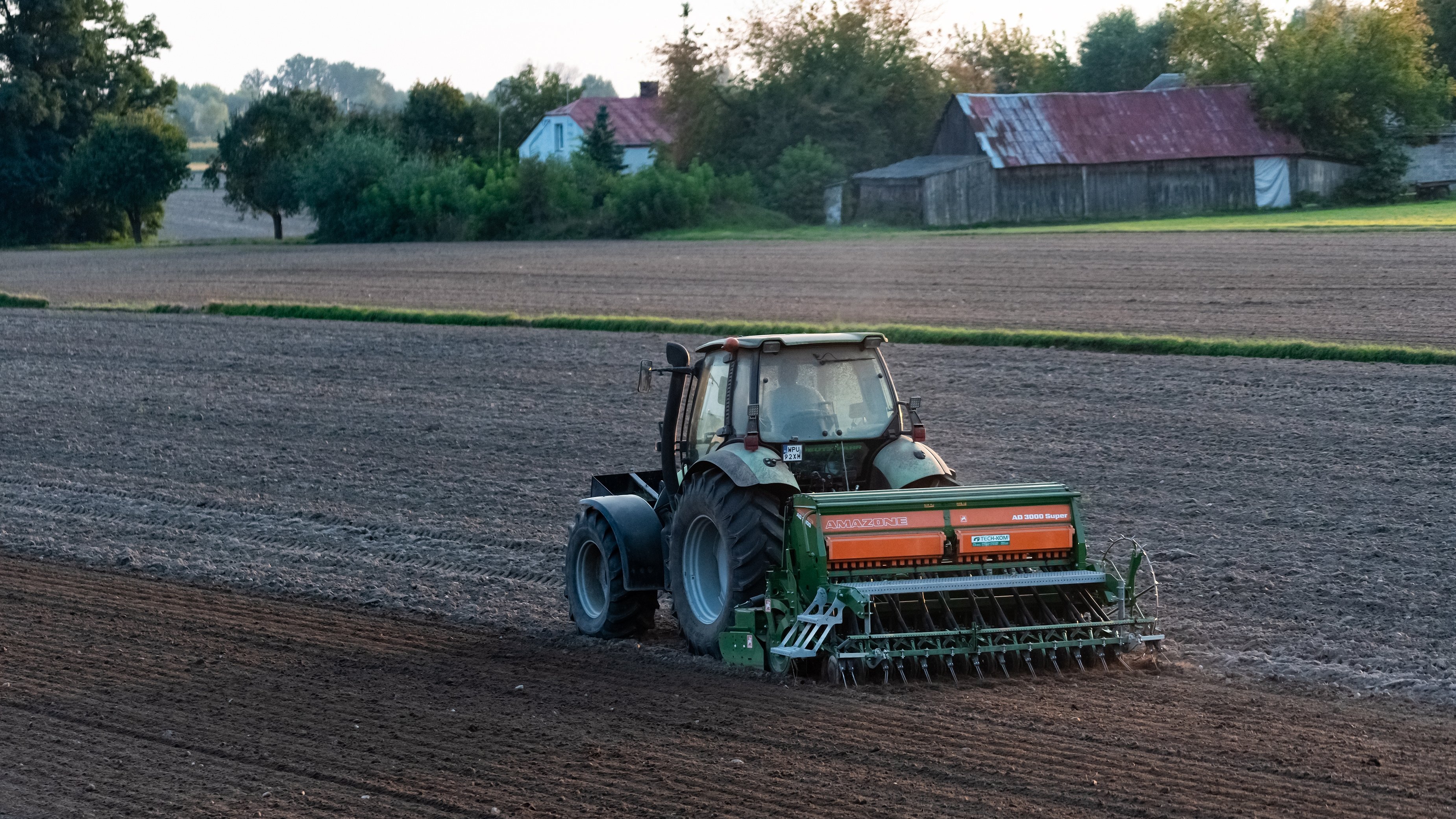 Rolnicy mieli stracić setki tysięcy złotych przez jedną firmę. Policja ...