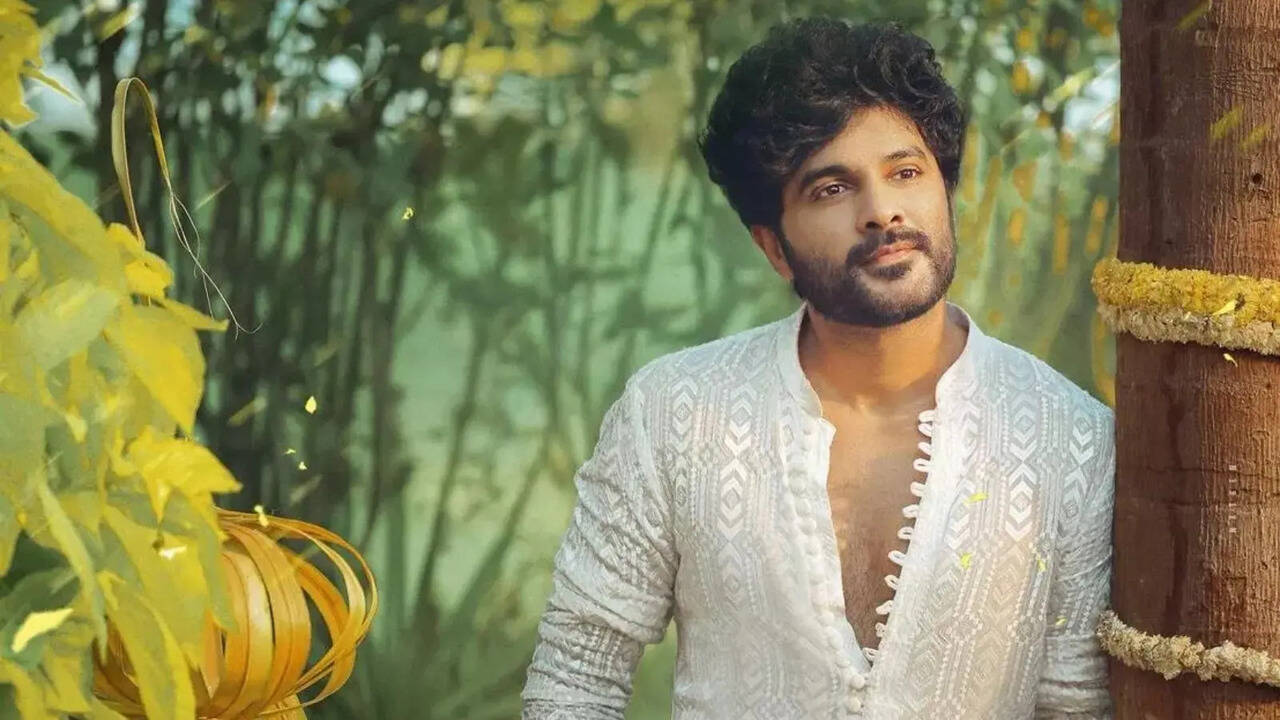 Telusu Kada Actor Siddhu Jonnalaggada Objects To Reporter Who Asked ...