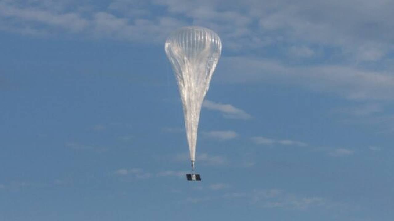 Balloon test to demonstrate height of proposed mixed-use building in ...