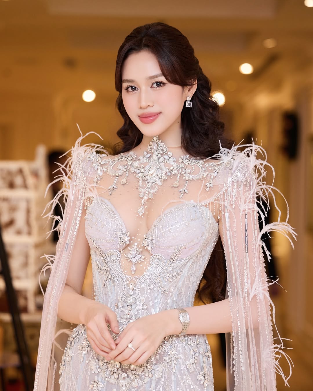 Miss Vietnam Do Thi Ha to marry businessman boyfriend this month