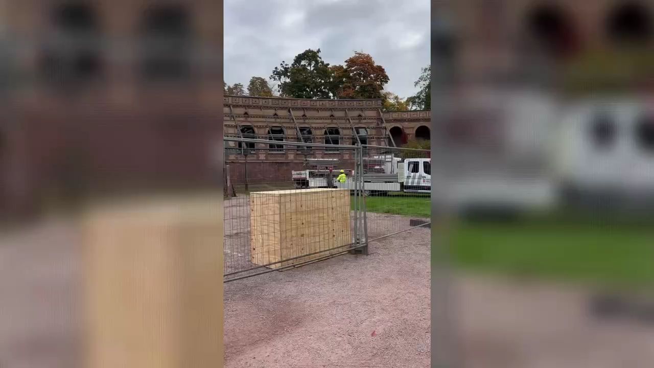 Die historische Pergola im Botanischen Garten Karlsruhe wird abgebaut