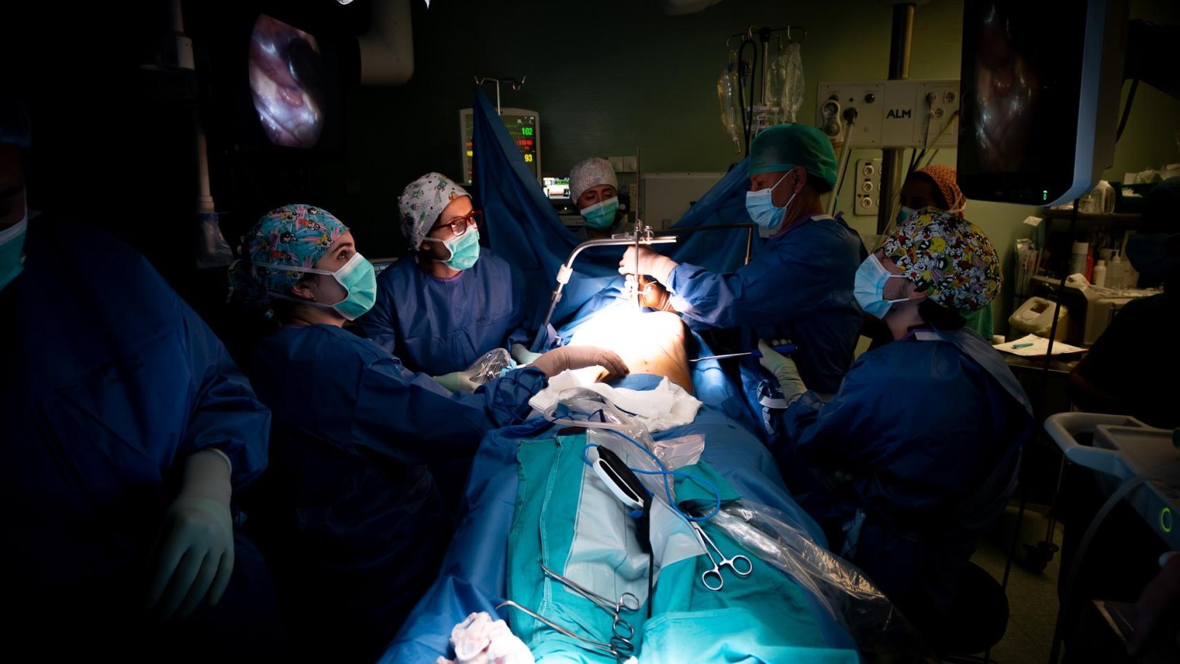 Cuatro niños con deformidad de tórax, operados en el hospital de León ...
