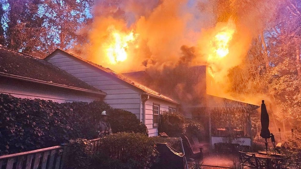 Montgomery County residents safely escape house fire