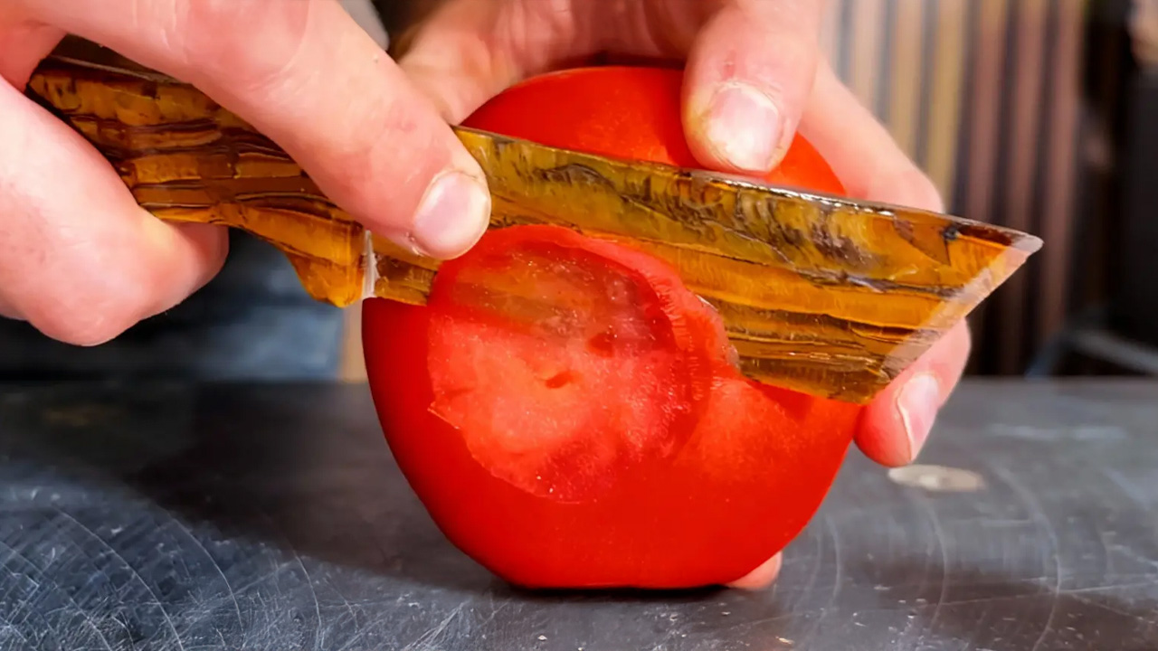 I created knives from mammoth tooth and tiger's eye! 🐅🗡️