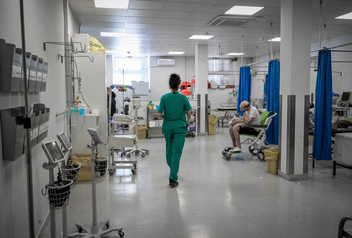 Στη ΜΕΘ 25χρονη γιατρός με συμπτώματα μηνιγγίτιδας στην Κρήτη