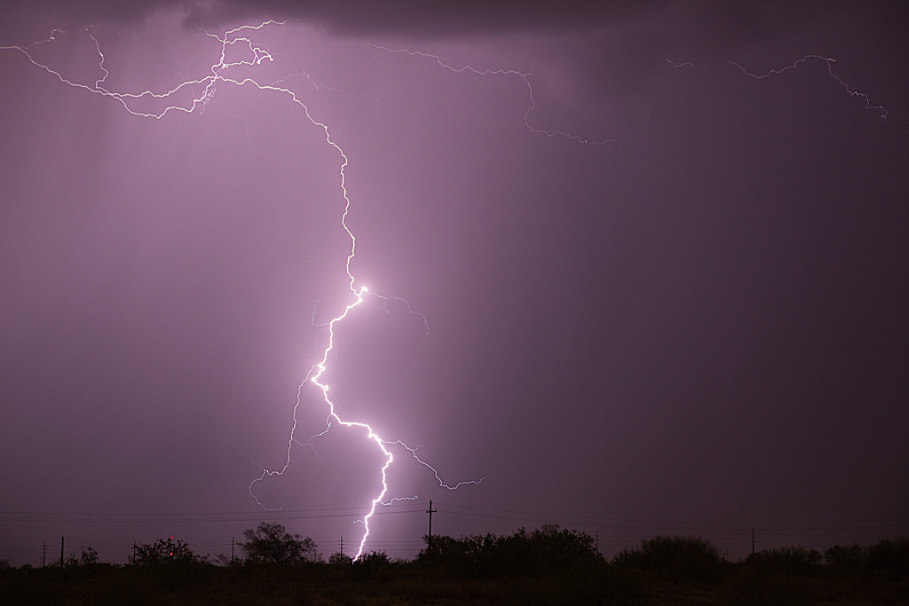 What Causes Lightning And Thunder - Explained By Weather Experts