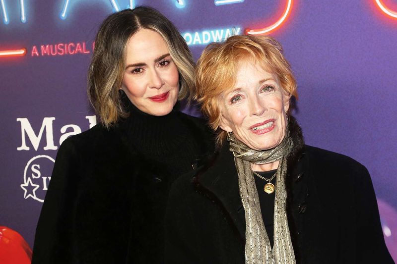 10 Famous Couples Who Live Apart - And Why It Works for Them
