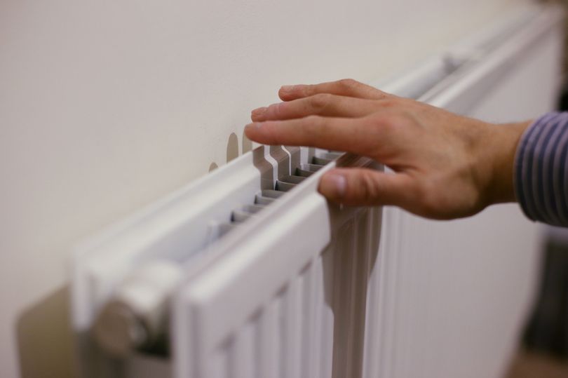 UK households urged to do one minute heating hack in October to save £ ...