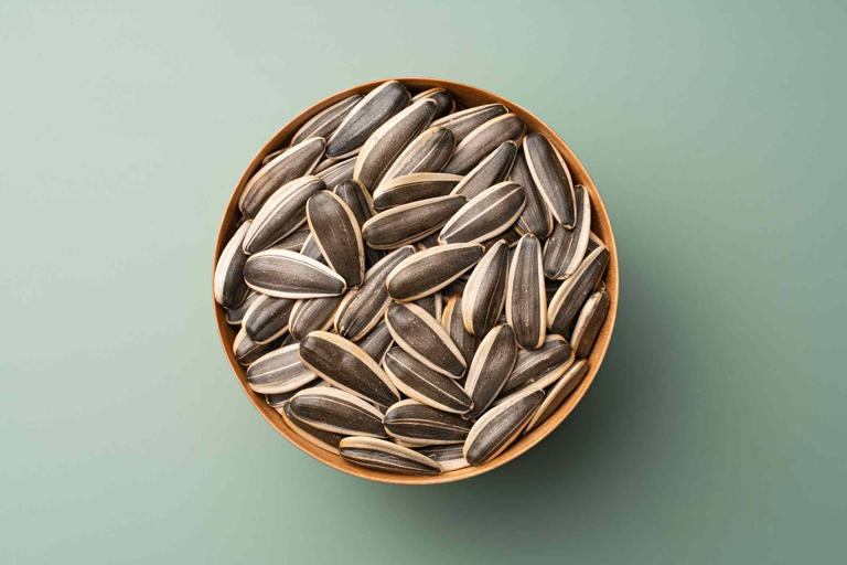 5 foods with more vitamin E than sunflower seeds
