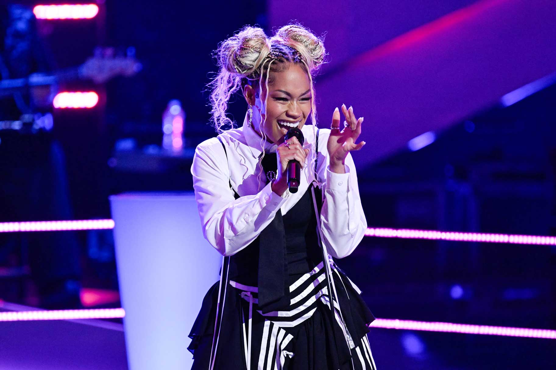 Toni Lorene's "Bonkers" Whistle Note Lit The Voice Battles "On Fire ...