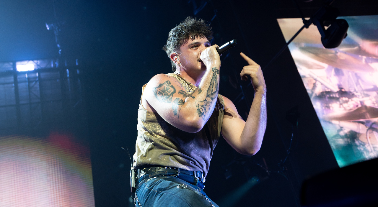 Olly, il nuovo volto del pop italiano che riempie i palasport: 17 mila ...