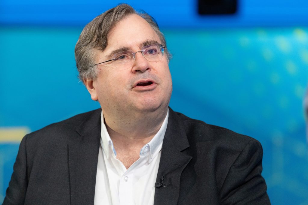 Billionaire bosses like Jeff Bezos and Reid Hoffman denounce work-life ...