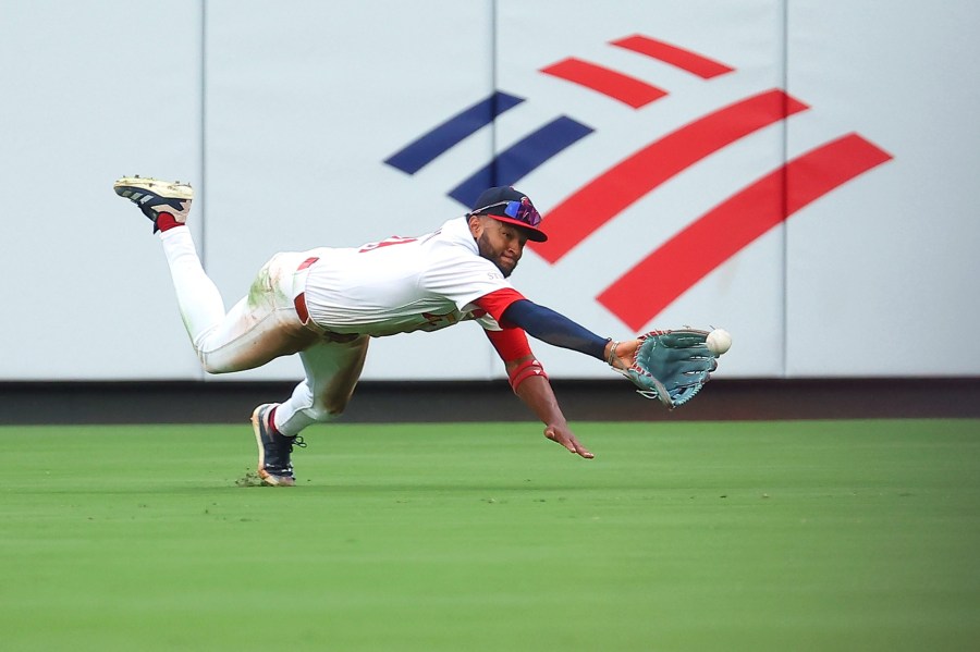 Victor Scott II named Gold Glove Award finalist